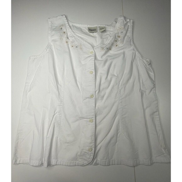 Classic Elements | Tops | Vintage 9s Classic Elements White With Floral ...